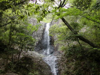 備前市の深谷の滝です。