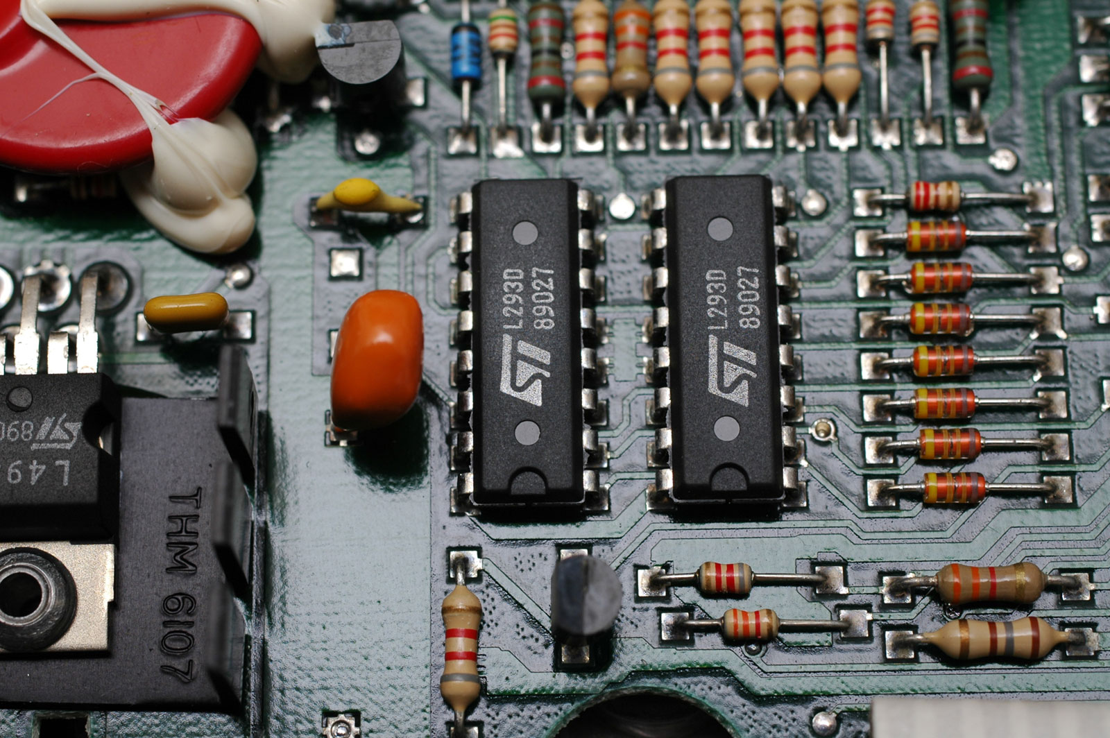 ランチア・デドラのエアコンコントロールパネルの内部基板